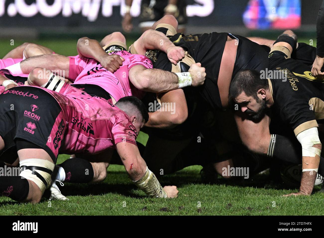 Scrum during the EPCR CHALLENGE CUP match between Benetton Rugby and ...