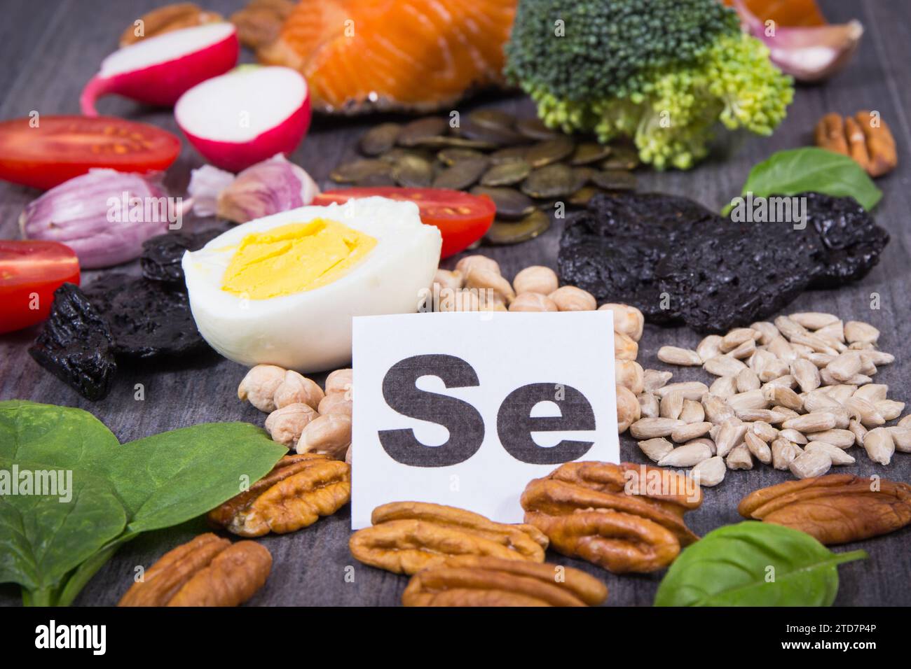 Nutritious healthy food containing selenium, dietary fiber and other ...