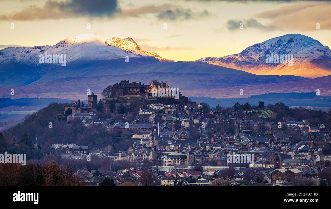 Sunrise at Stirling Castle with Ben Vorlich and Stuc a'Chroin in the ...