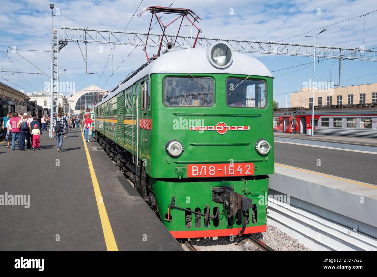 SAINT PETERSBURG, RUSSIA - AUGUST 27, 2023: Soviet two-section mainline ...