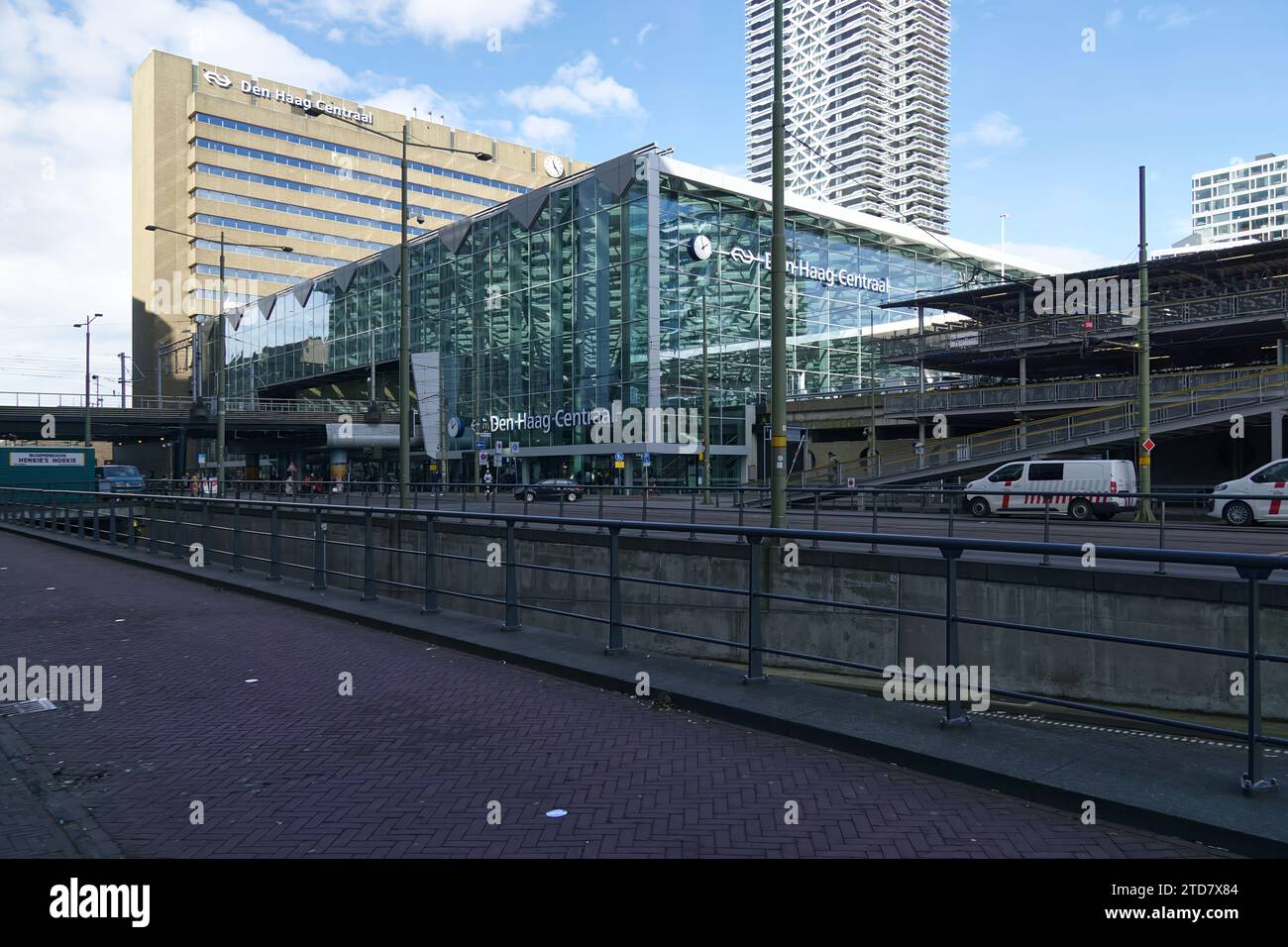 Arquitectura industrial moderna hi-res stock photography and images - Alamy