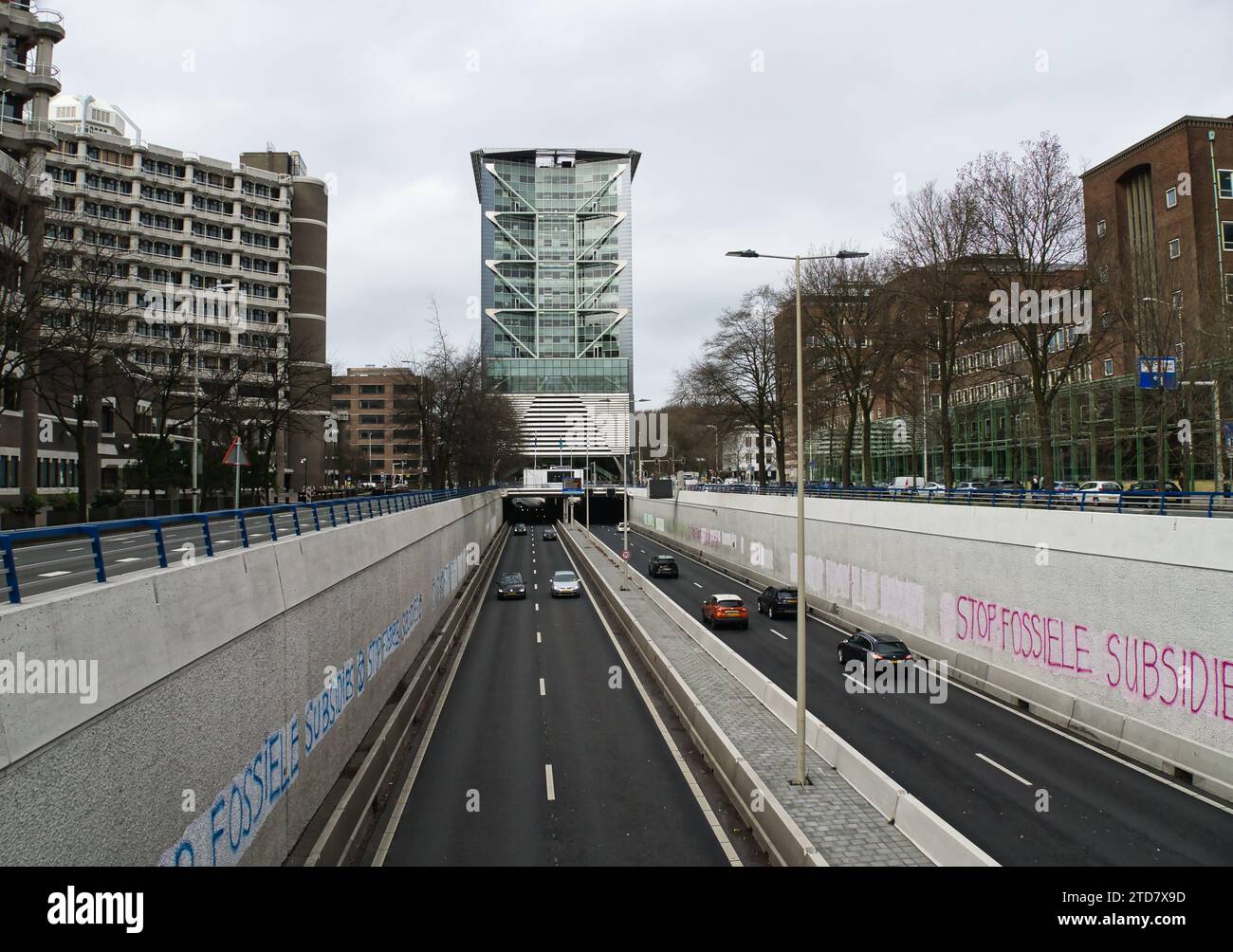 Estrada urbana hi-res stock photography and images - Alamy