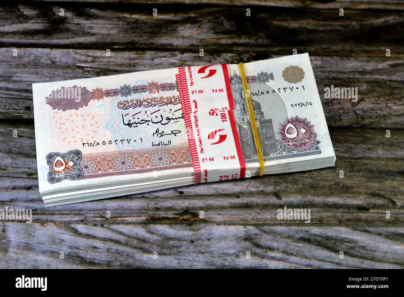 50 pound note stack hi-res stock photography and images - Alamy