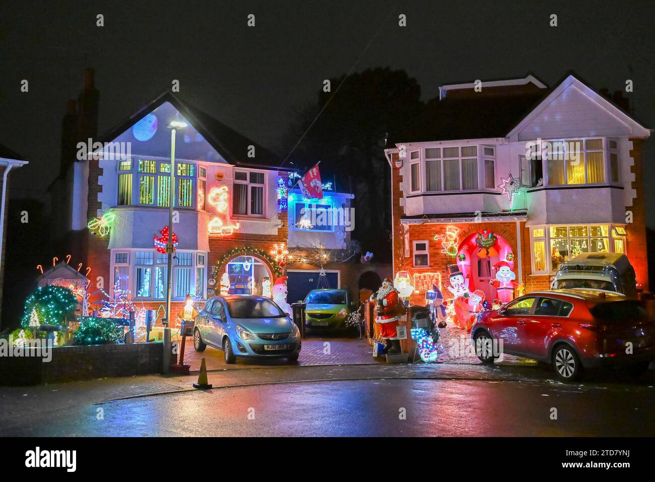 Poole, Dorset, UK. 16th December 2023. One of Britain’s most festive ...