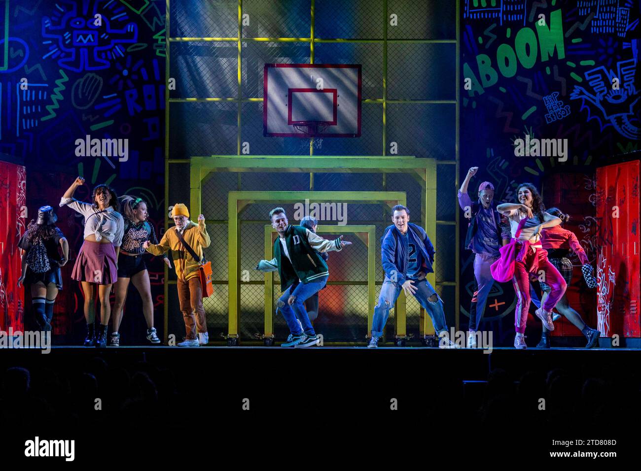 Cast live im Musical Fack Ju Göhte Das Musical in der Messehalle ...