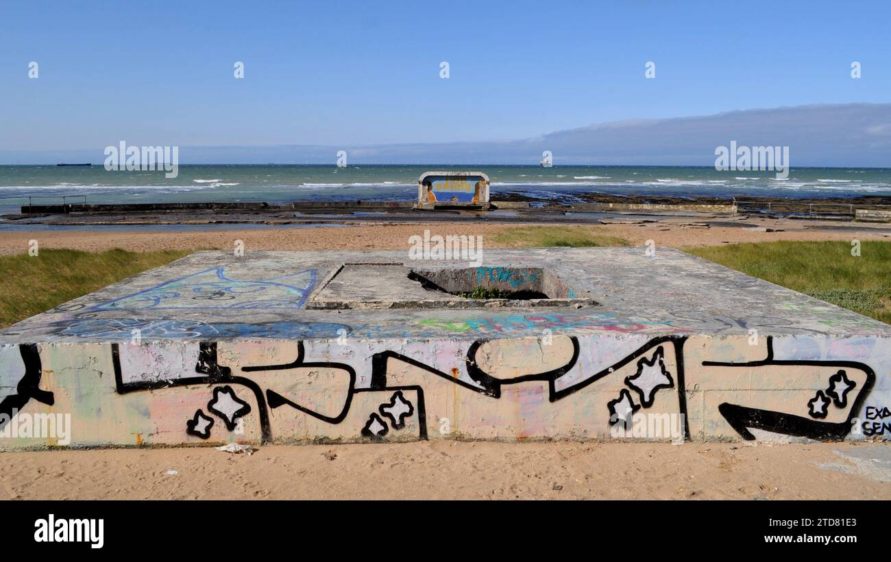 Lido Sands mural at Walpole Bay near Margate, Kent, UK Stock Photo - Alamy