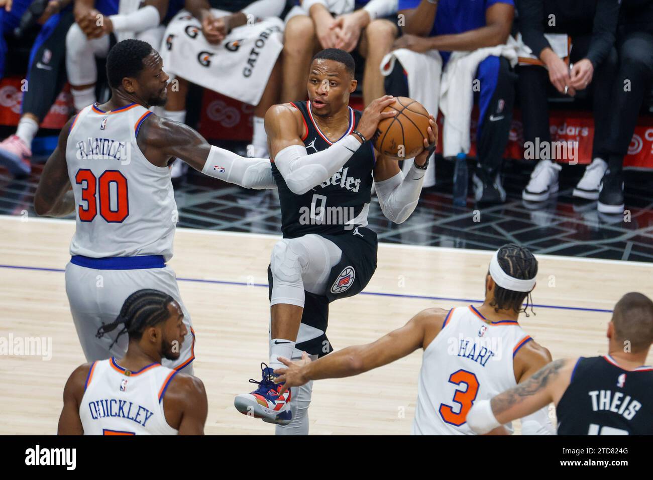 Los Angeles Clippers' Russell Westbrook (TOP R) plays against New York ...
