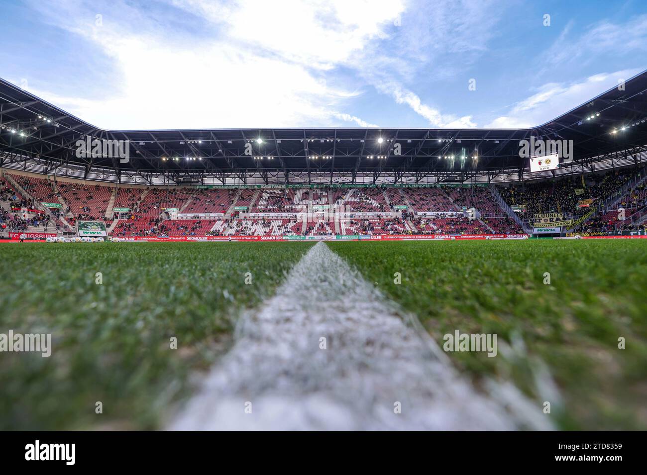 Die mittellinie hi-res stock photography and images - Alamy