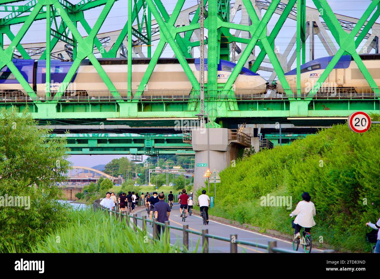 Hangang railroad bridges hi-res stock photography and images - Alamy