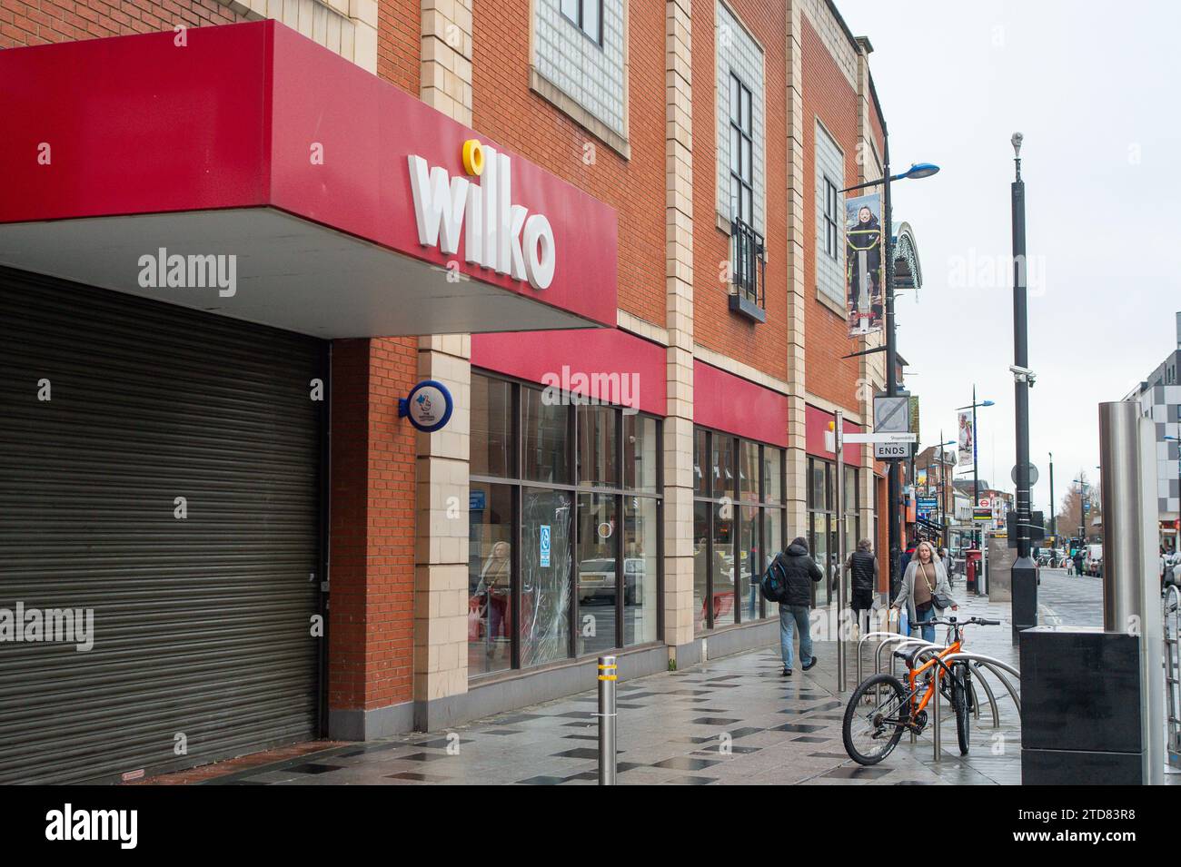 Slough, Berkshire, UK. 16th December, 2023. A closed down Wilko store ...