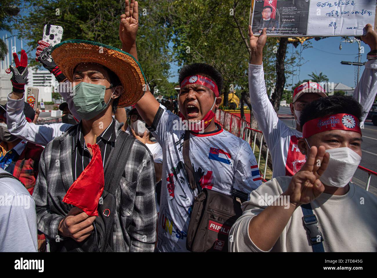 Bangkok, Thailand. 17th Dec, 2023. Protesters chant slogans while ...