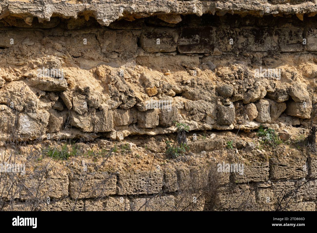 Rock broken by weathering hi-res stock photography and images - Alamy