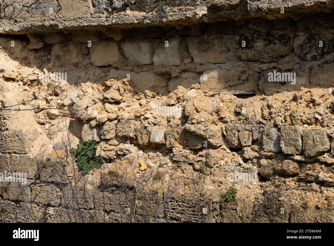 Rock broken by weathering hi-res stock photography and images - Alamy