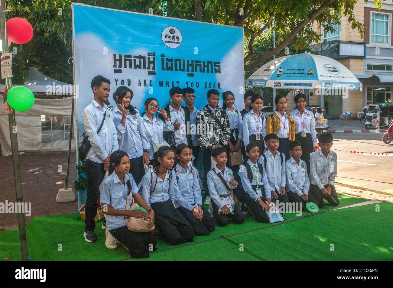 a group of Cambodian students pose for a photo at The Cambodian ...