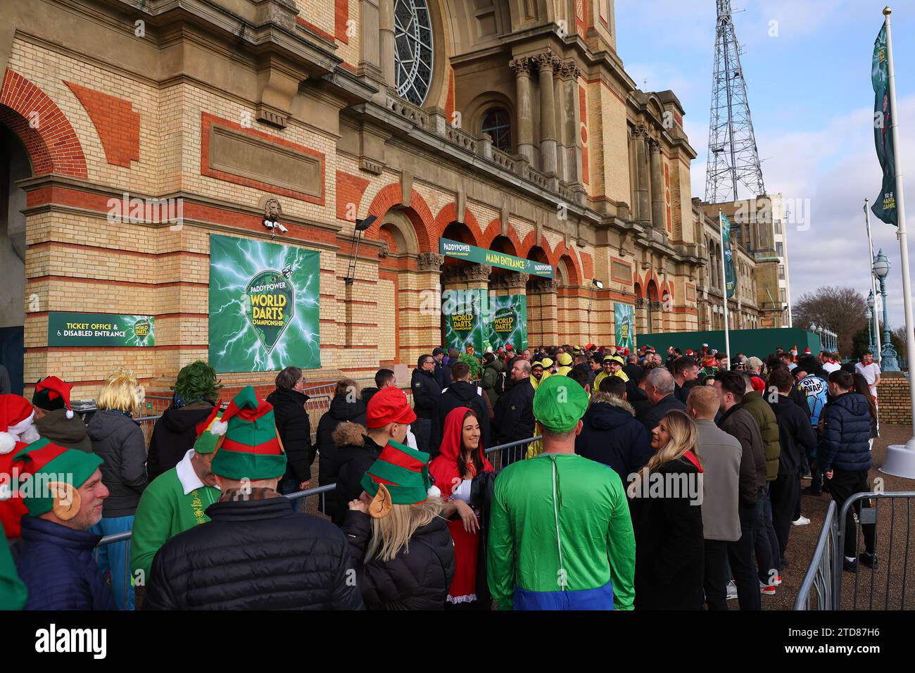 Alexandra Palace, London, UK. 17th Dec, 2023. 2023/24 PDC Paddy Power World Darts Championships ...