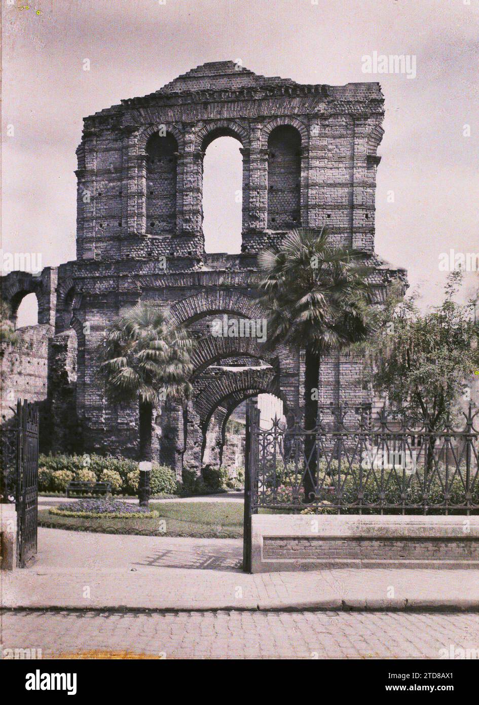 Bordeaux, France Amphitheater known as Palais Gallien, Habitat ...