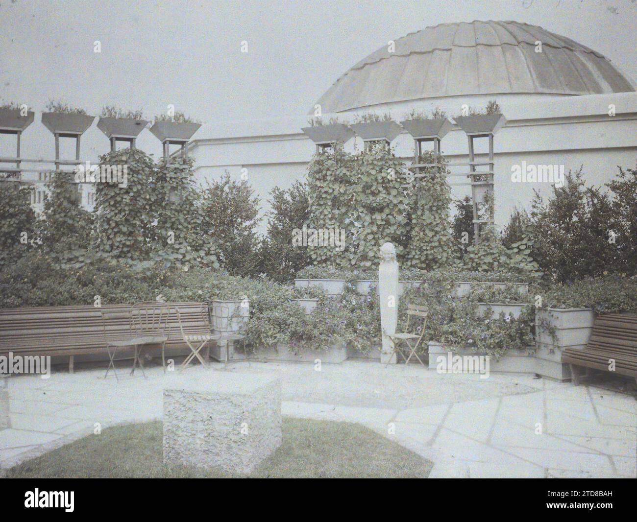 Paris (7th arr.), France The Exhibition of decorative arts, Jacques ...