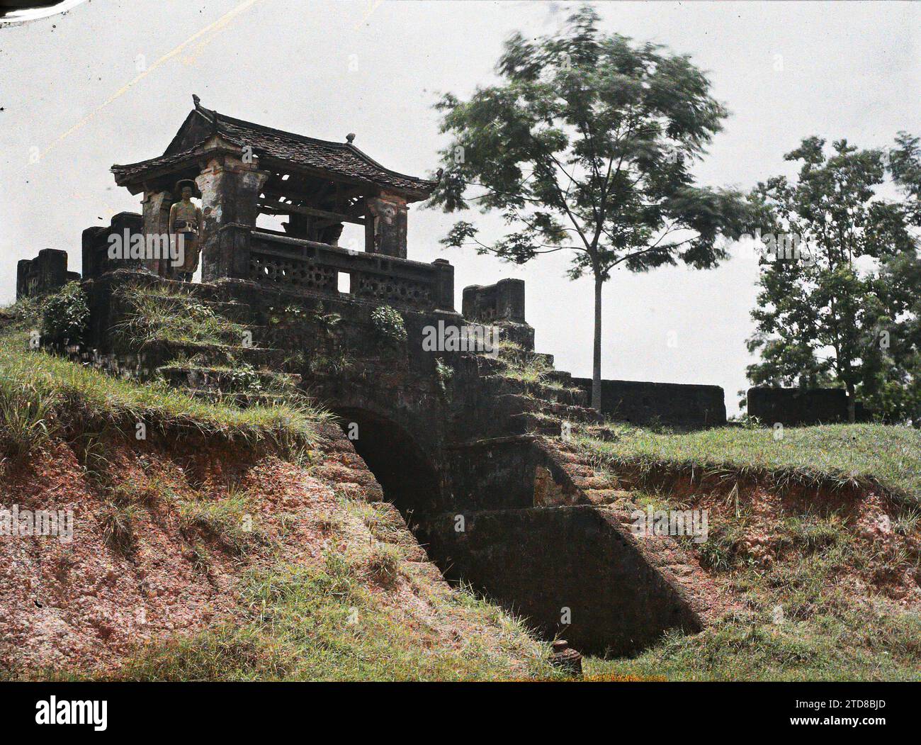 1914 1915 indochine leon busy photographer hi-res stock photography and ...