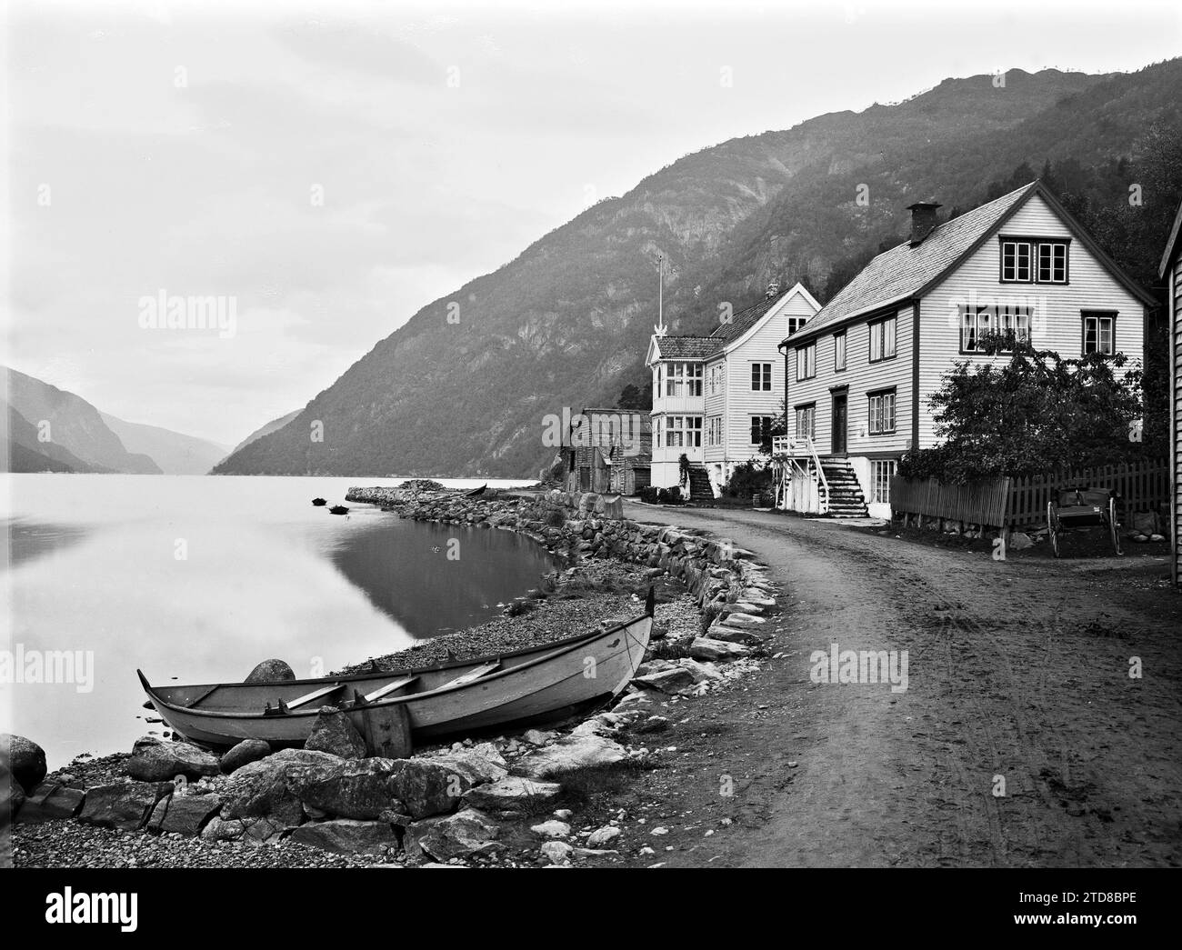 Eide, Norway Houses on the shores of Lake Sandvevvatnet, Nature ...