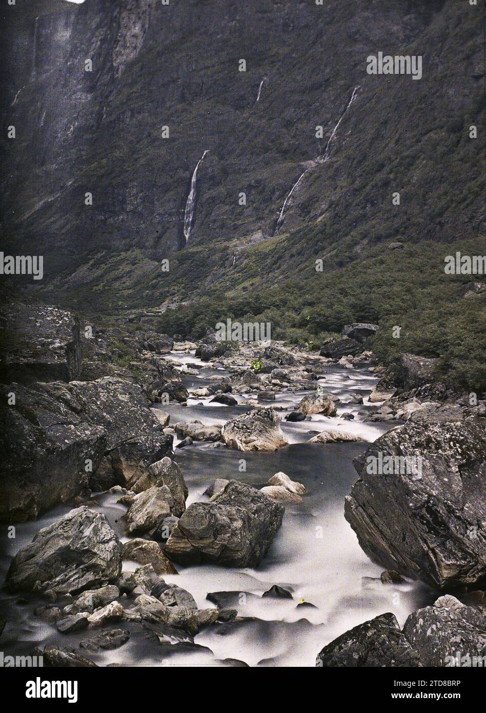 Hd waterfalls hi-res stock photography and images - Alamy