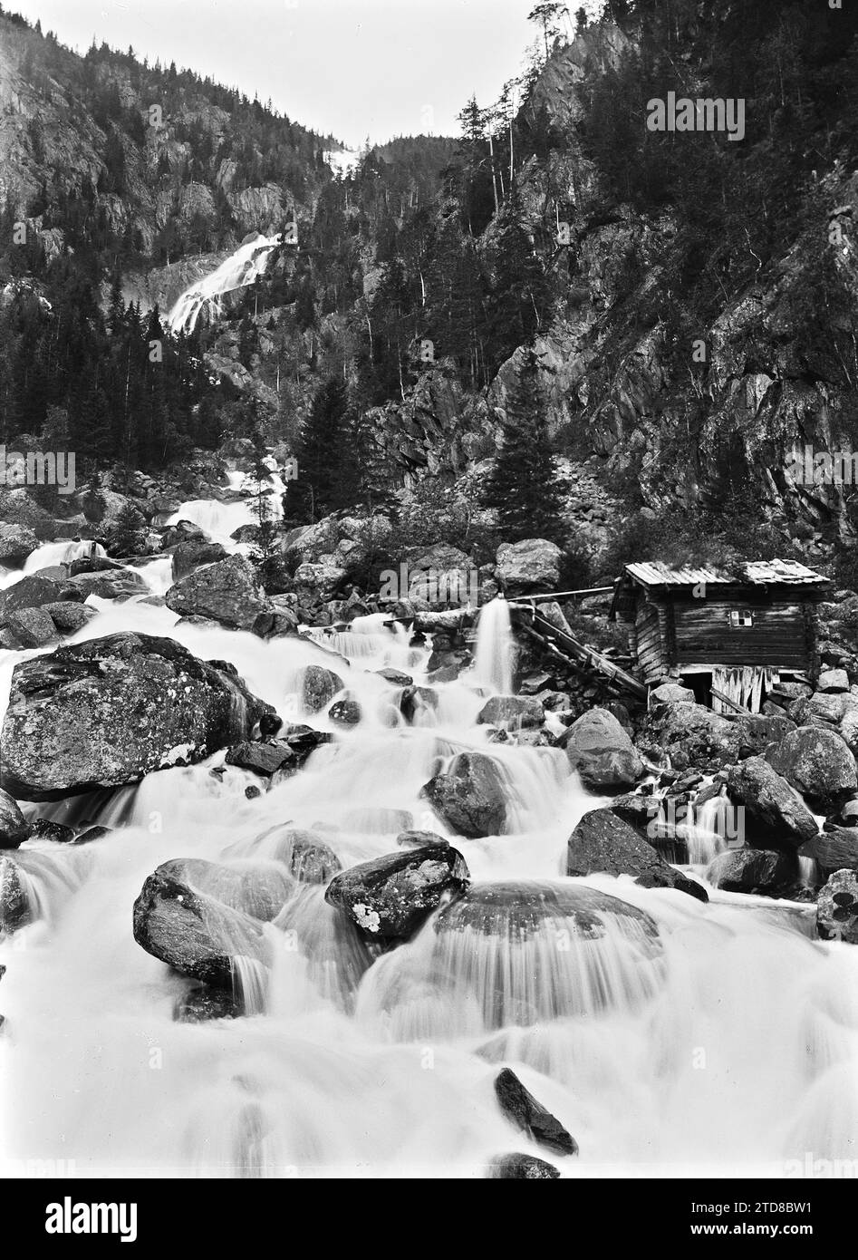 Norway waterfall 10 kilometers hi-res stock photography and images - Alamy