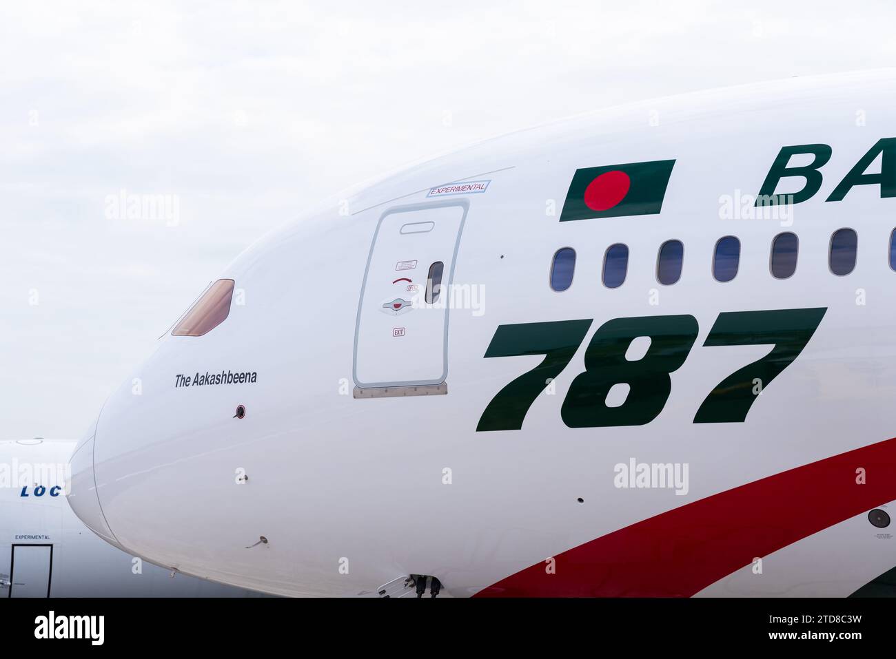 Biman Bangladesh Airlines Boeing 787-8 Dreamliner at the Farnborough ...