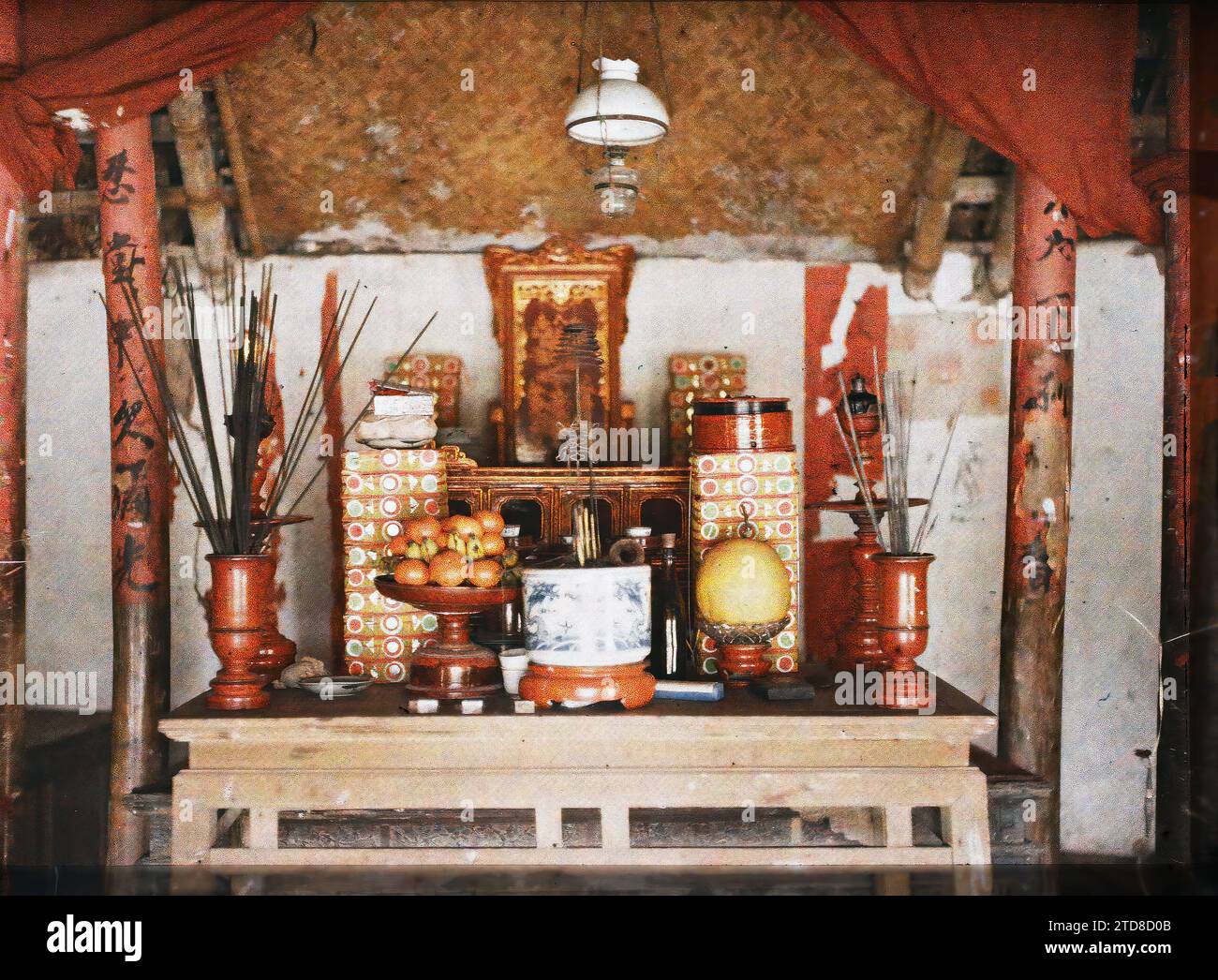 Altar loaded with offerings hi-res stock photography and images - Alamy