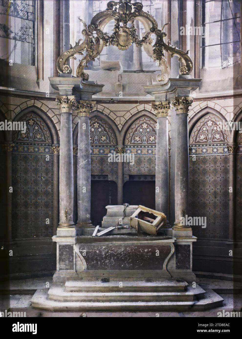 Demolished altar hi-res stock photography and images - Alamy