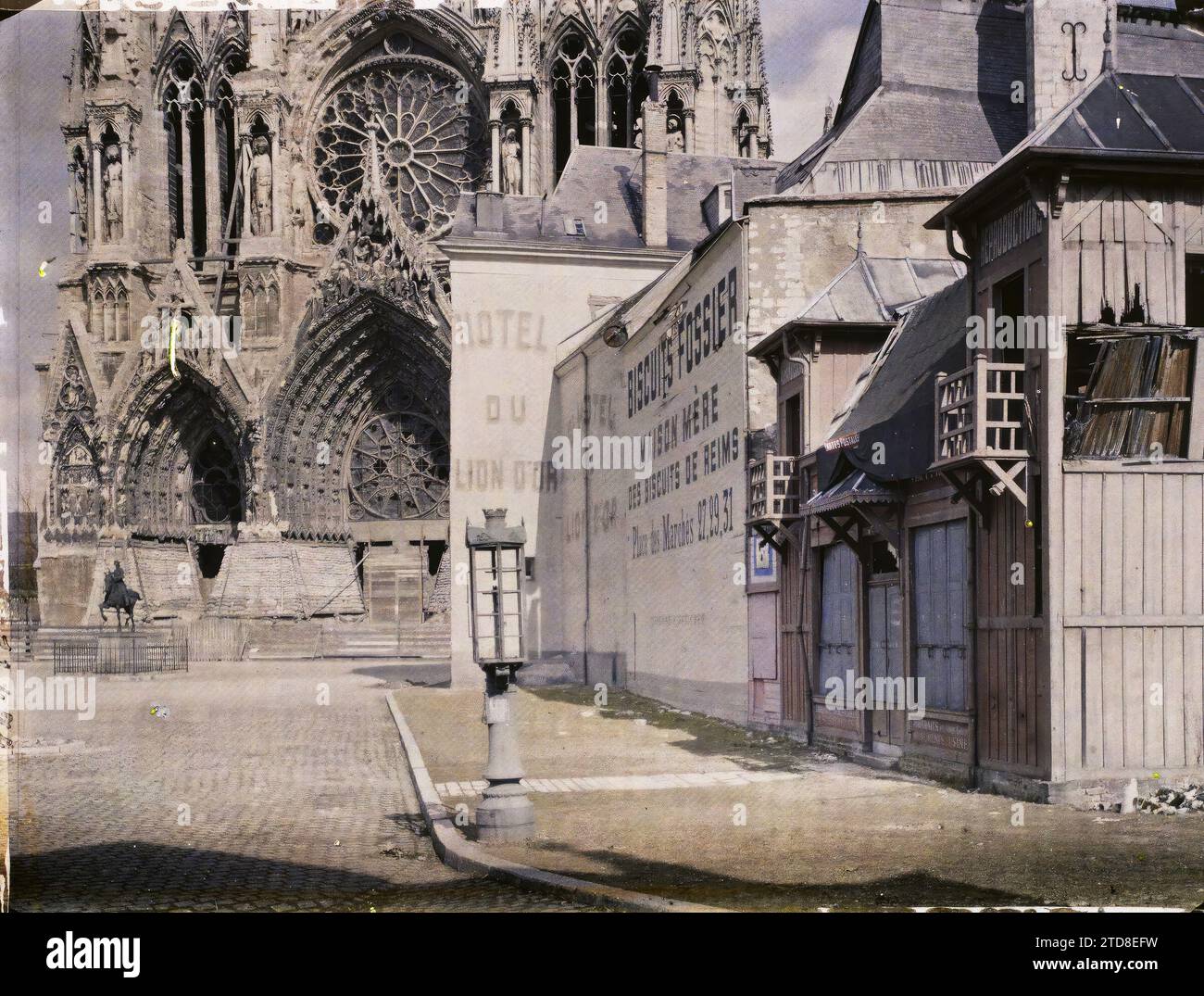 Place du parvis nt de hi-res stock photography and images - Alamy