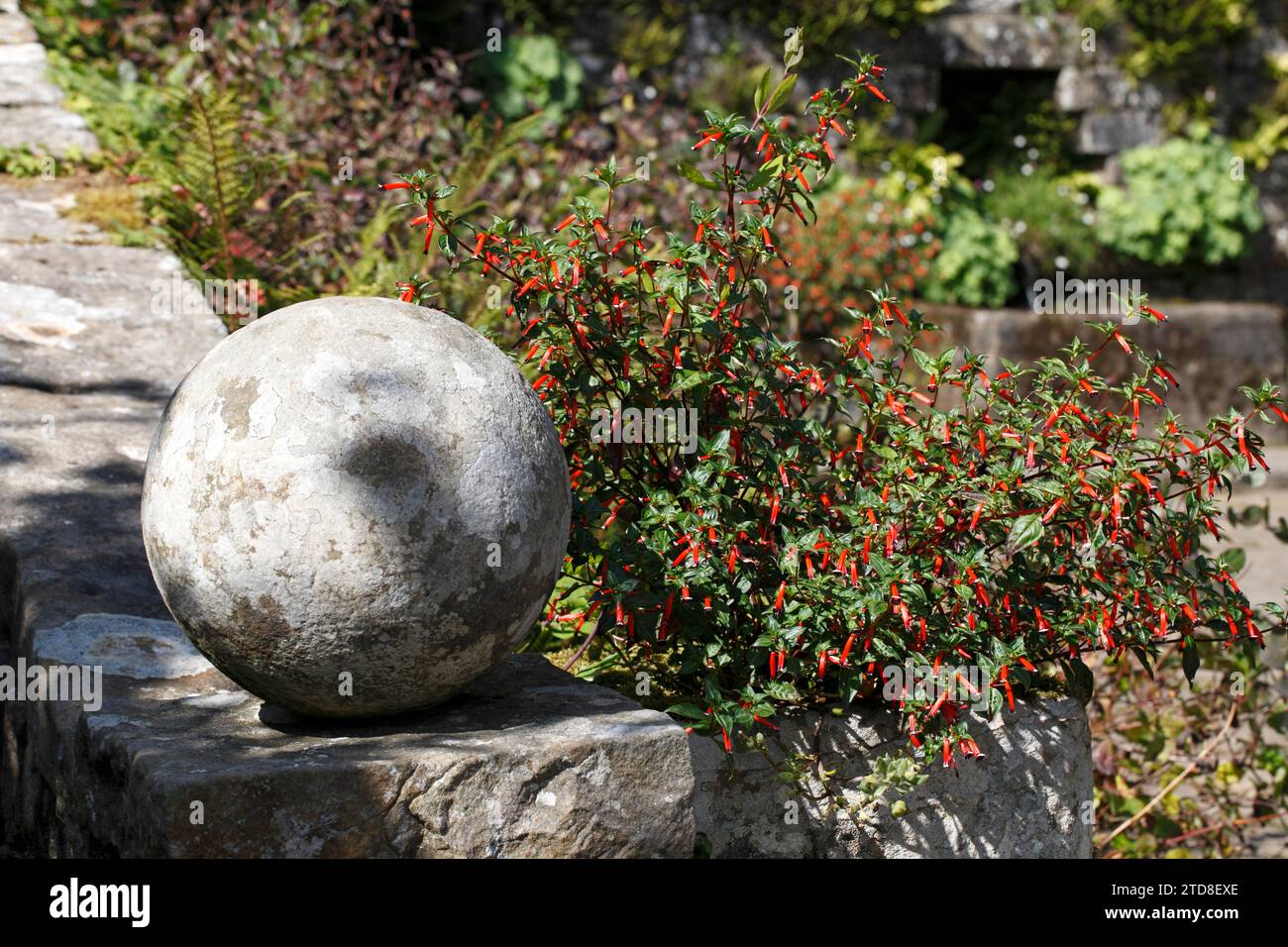 Bridge parapet hi-res stock photography and images - Alamy