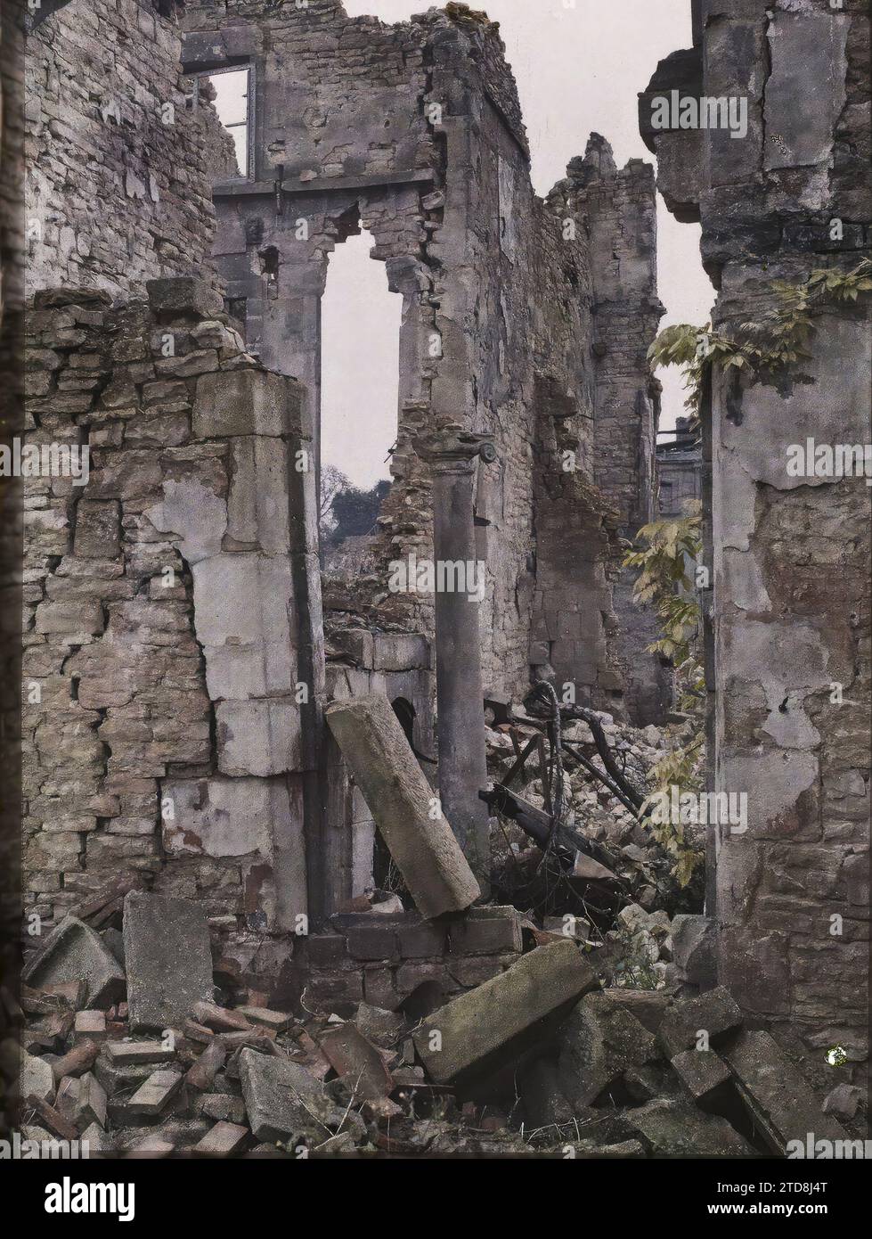 Verdun, France, First World War, Column, Ruins, Front, Bombing, Rubble ...