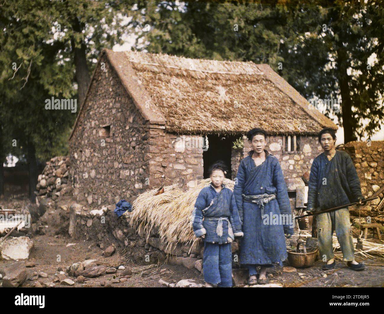 Taishan Massif, China Peasants in front of a house, HD, Human beings ...