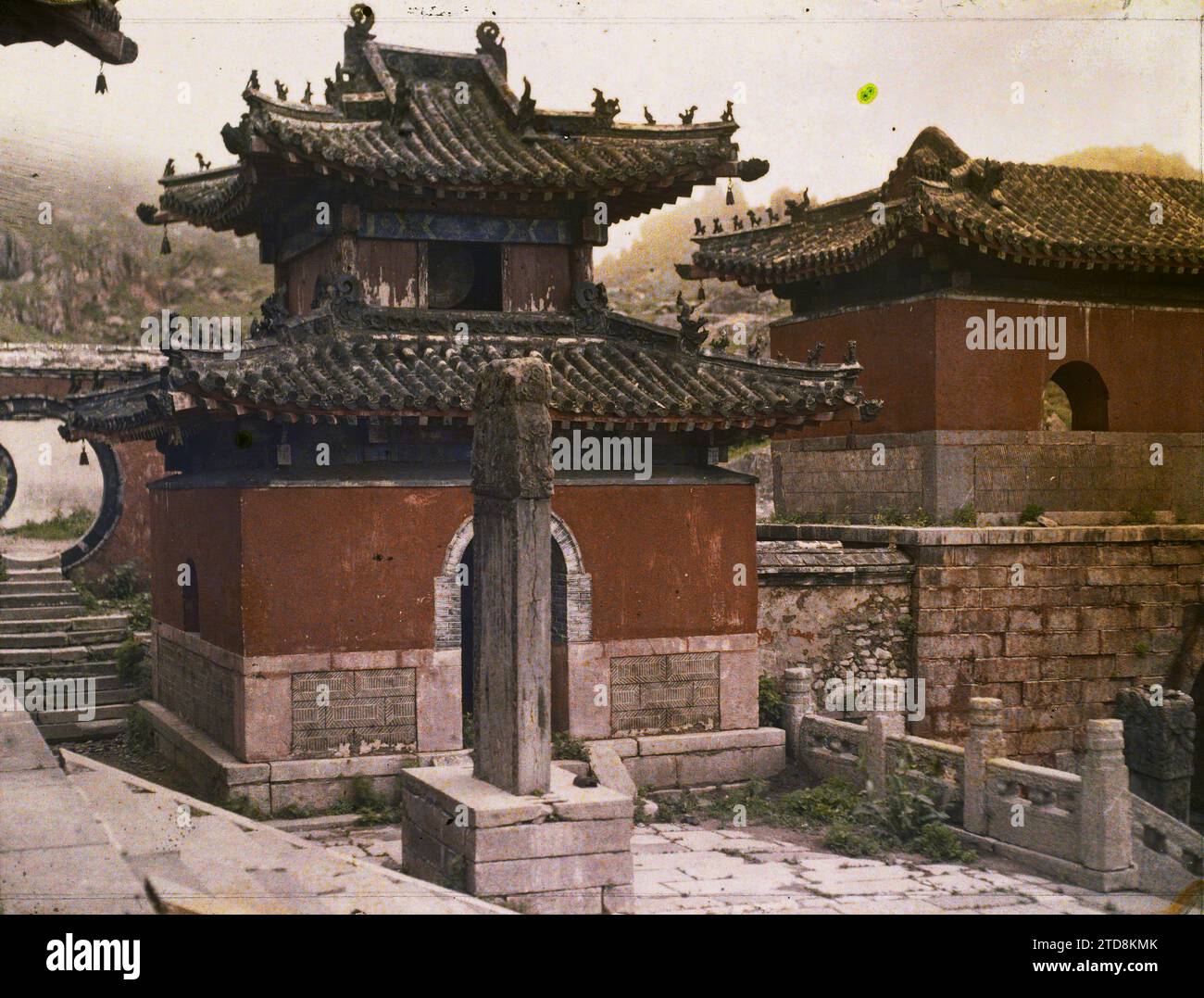 Taishan Massif, China Bixiaci ('temple of the Colored Clouds'), Religion, Habitat, Architecture ...