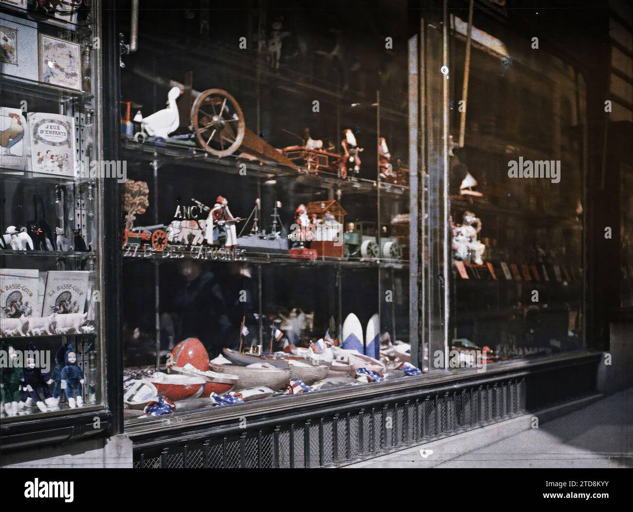 Au nain bleu toy store hi-res stock photography and images - Alamy