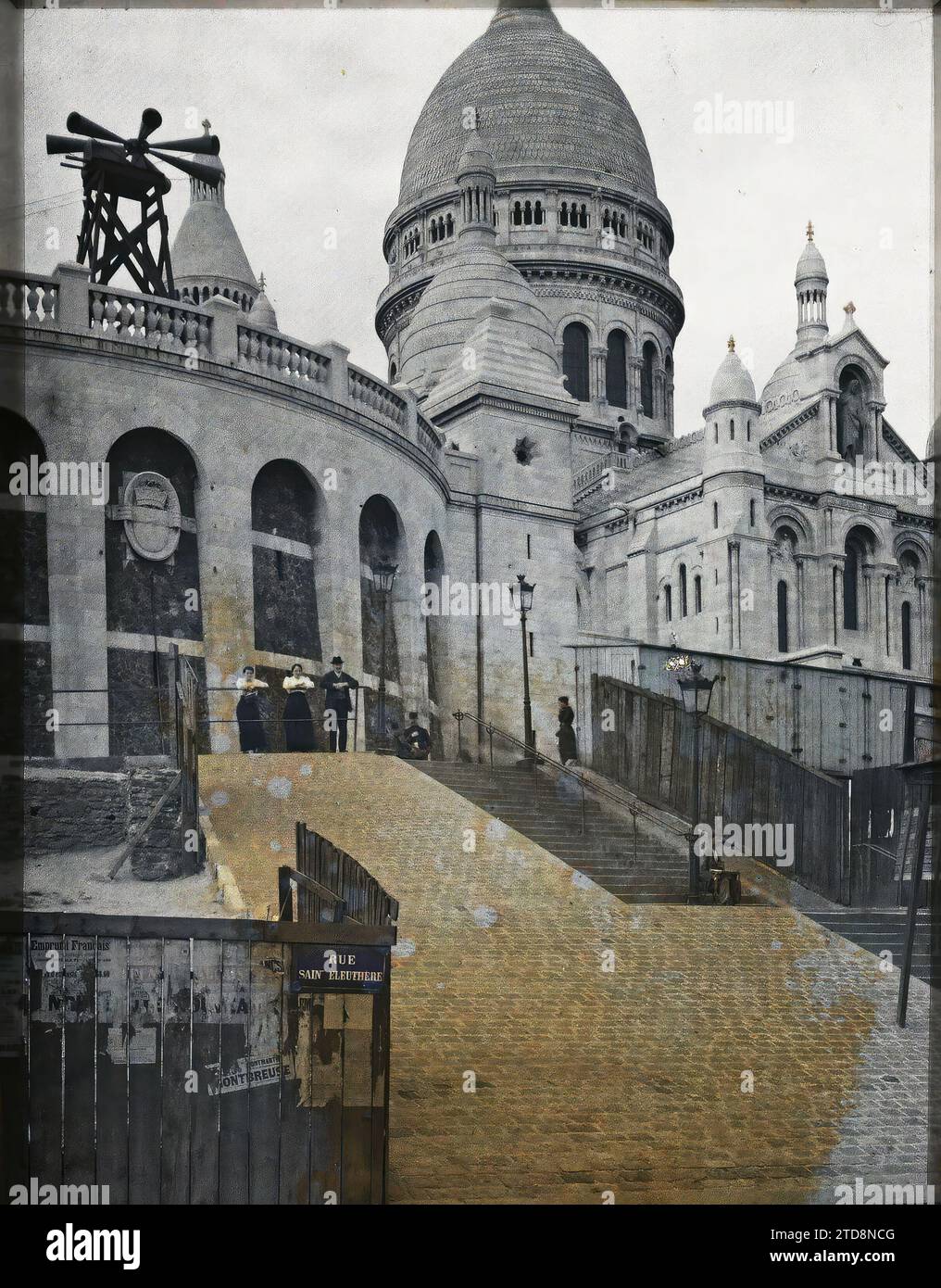 Paris (18th arrondissement), France The siren of the Sacré-Cœur de ...