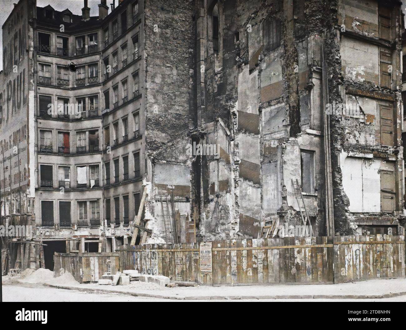 Paris (IVth arr.), France Demolished houses in the Saint-Paul district ...