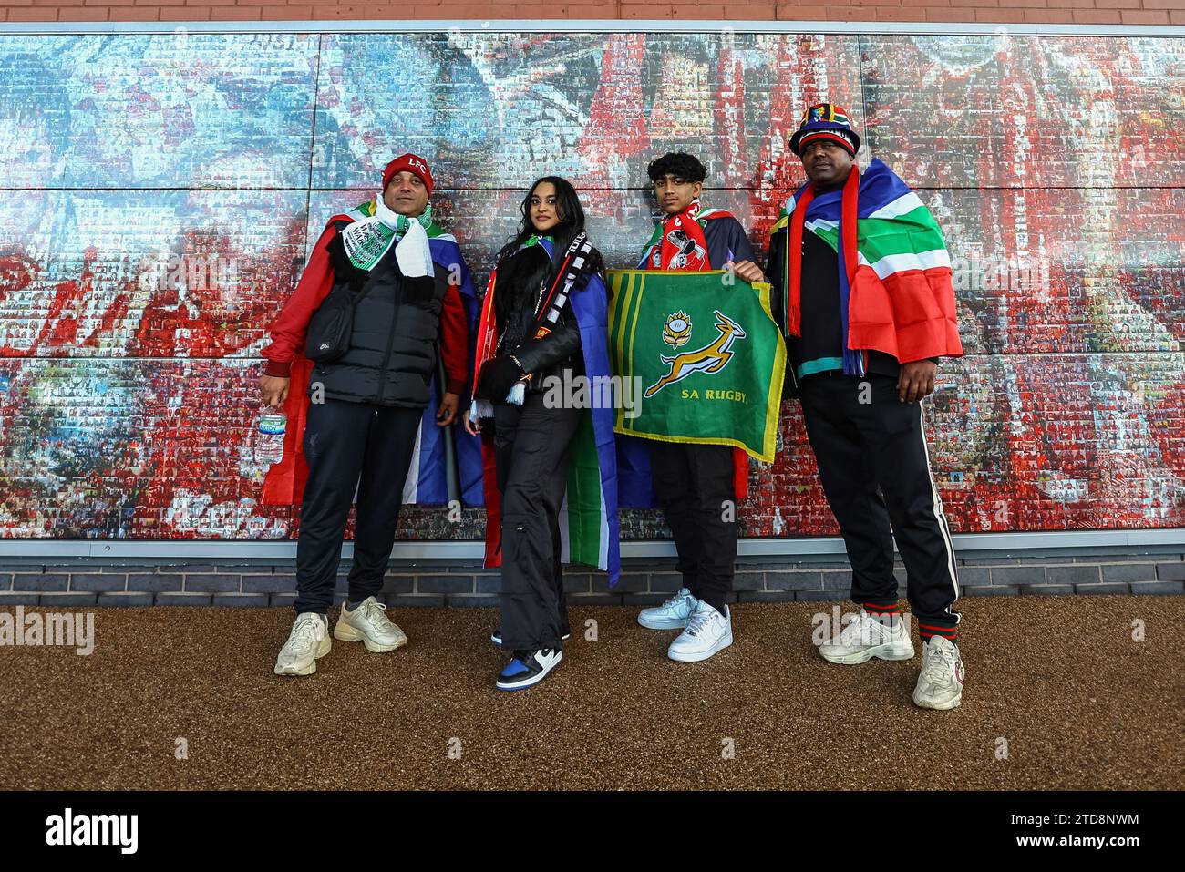 Liverpool, UK. 17th Dec, 2023. A group of South African Liverpool fans ...