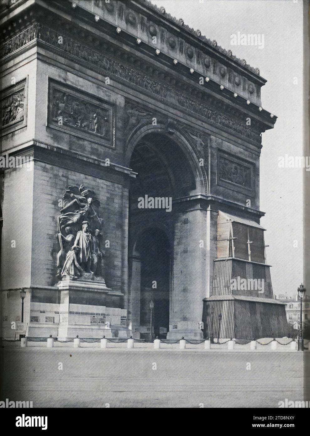 Sculpture bas relief bombing arc arcade arceau place sculpted hi-res stock photography and ...