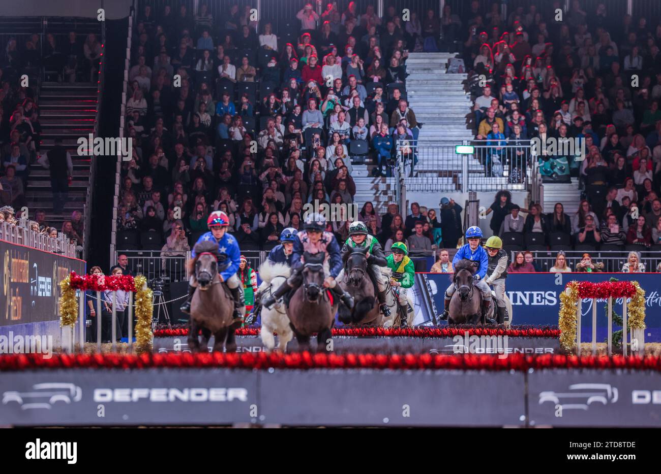 Grand national riding ponys hi-res stock photography and images - Alamy