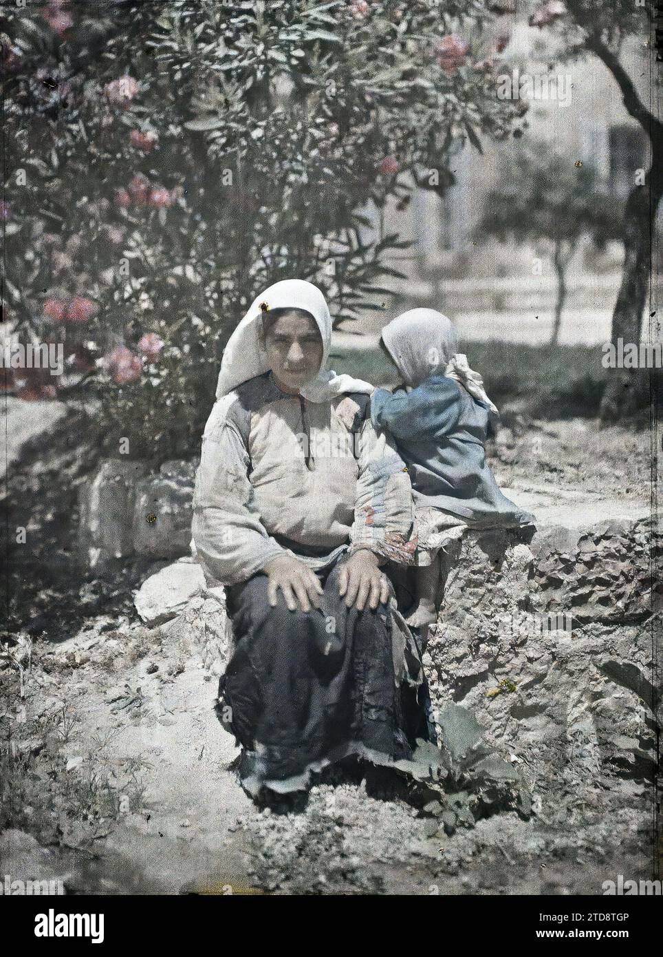 Bethlehem, Palestine A Bedouin (?) and her child, Human beings ...