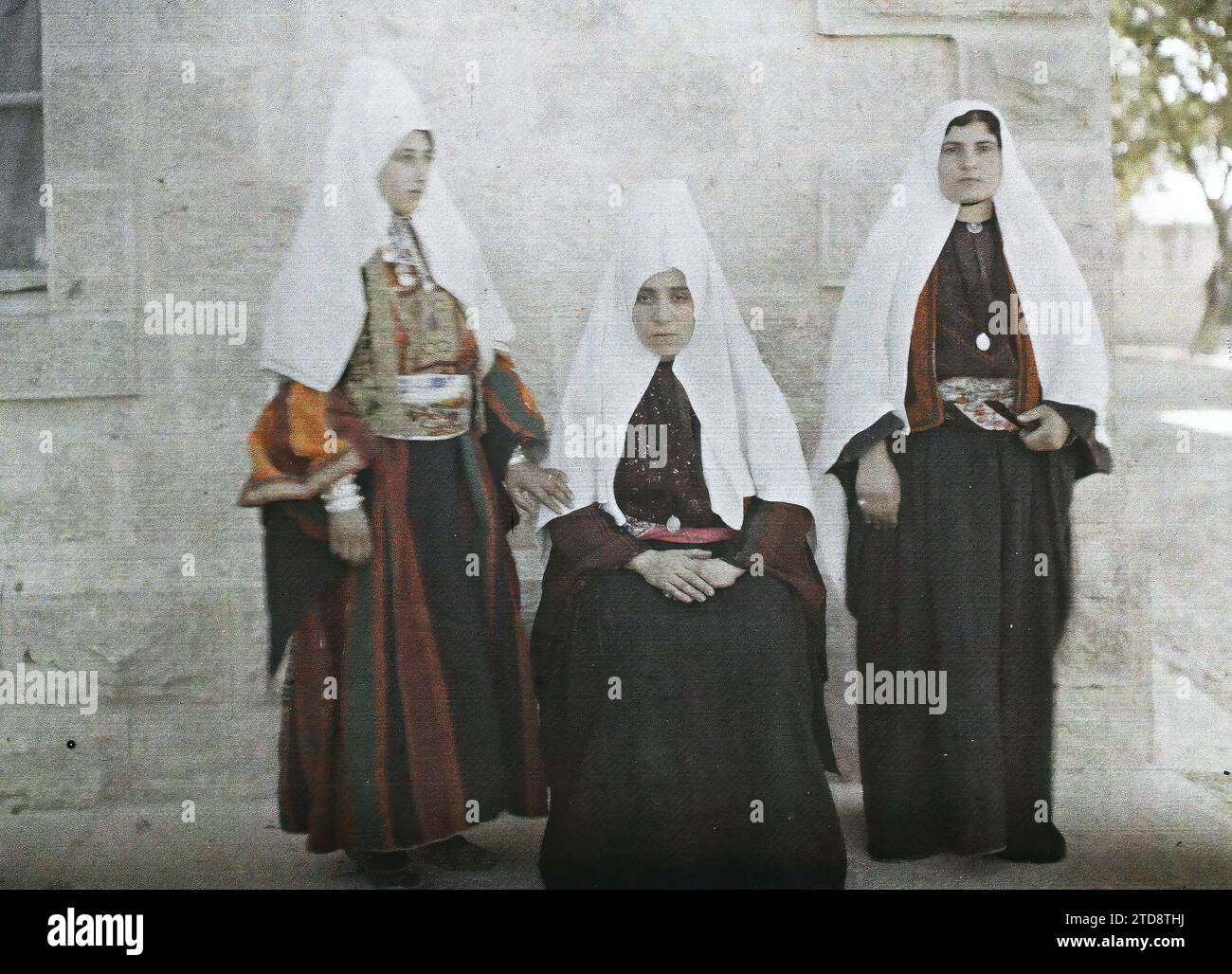 Palestine bethlehemchristian women wearing hi-res stock photography and ...