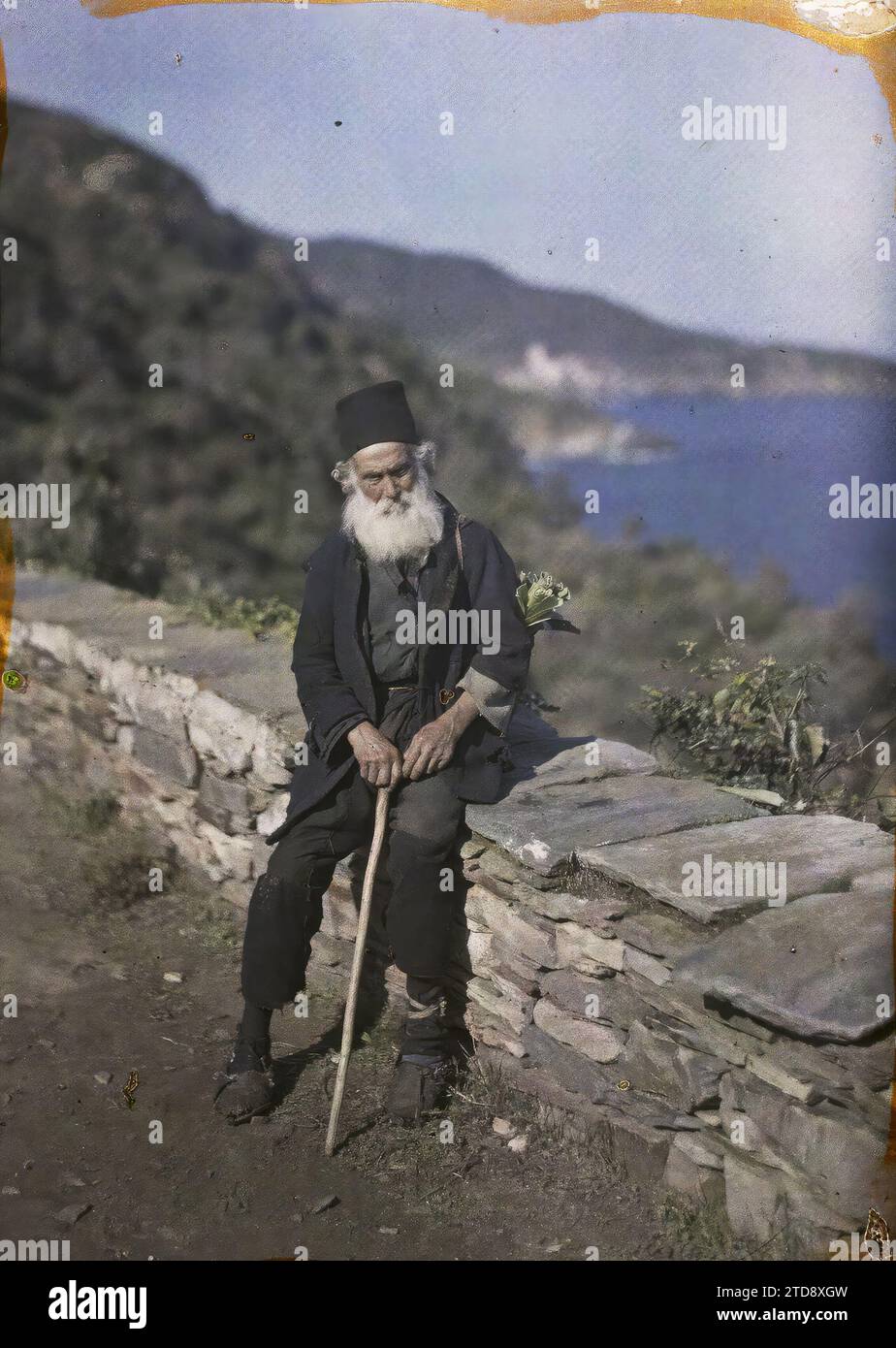 Old mendicant monk hi-res stock photography and images - Alamy