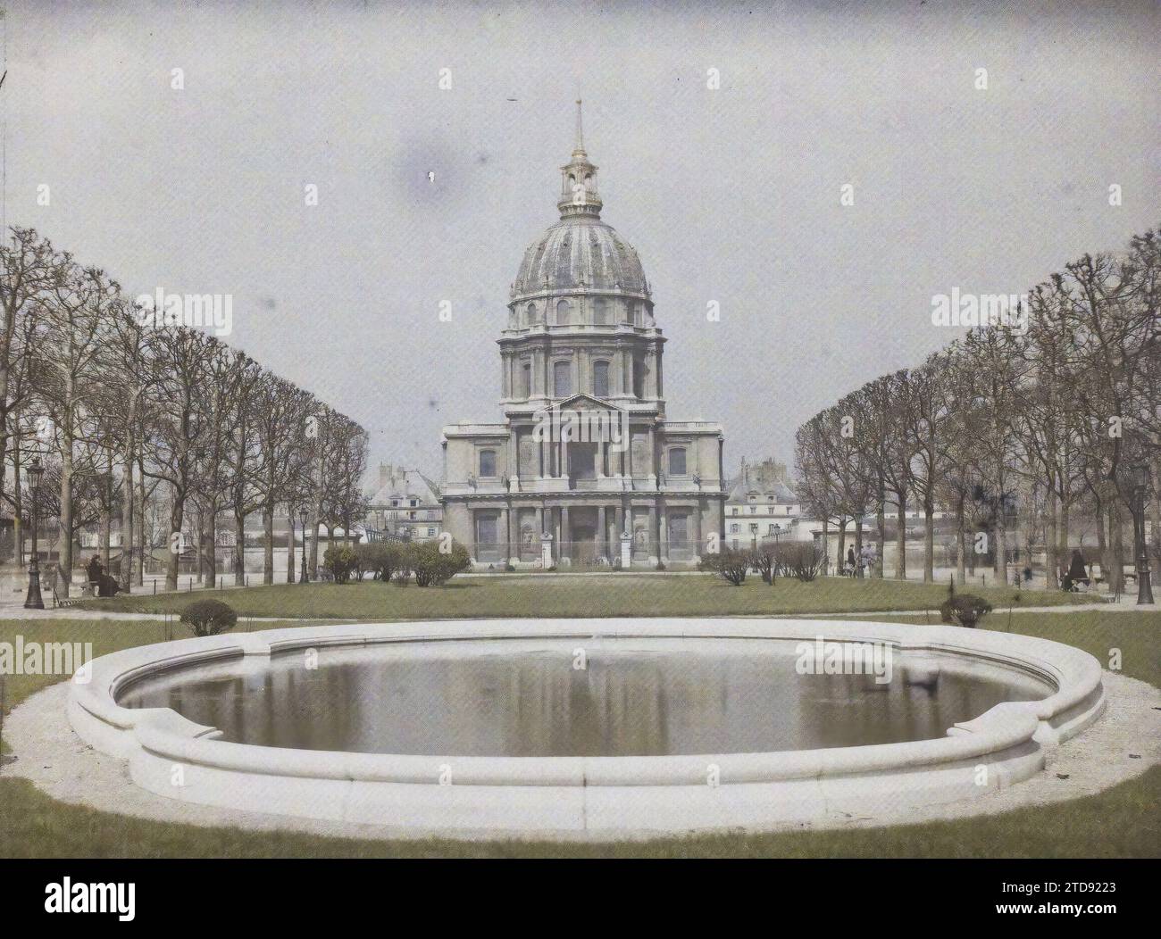 Paris (7th arr.), France Les Invalides seen from avenue de Breteuil ...