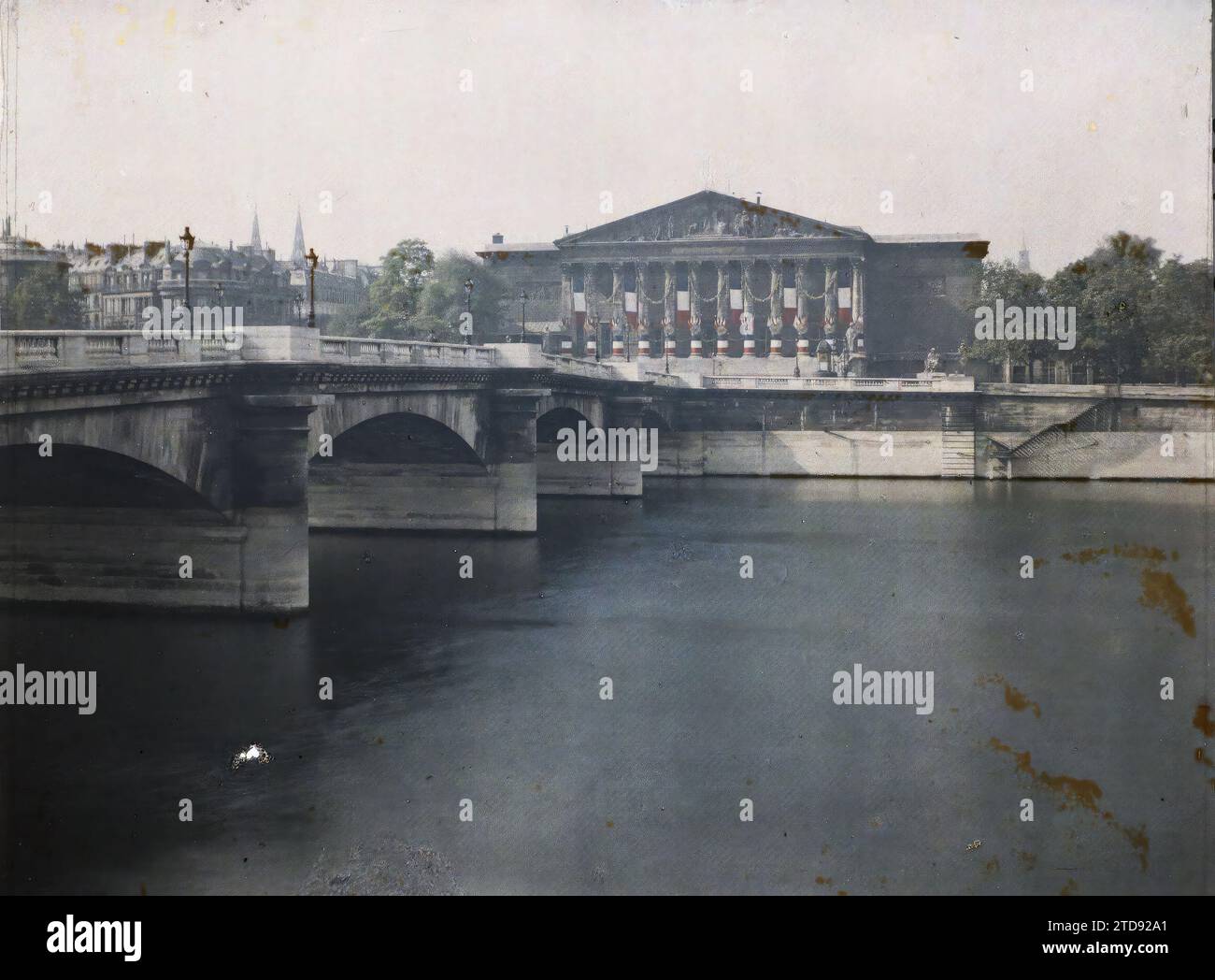 Paris (7th arrondissement), France The Concorde Bridge and the Palais ...