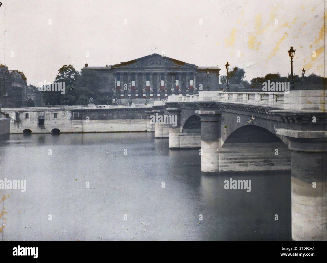 Paris (7th arrondissement), France The Concorde Bridge and the Palais ...