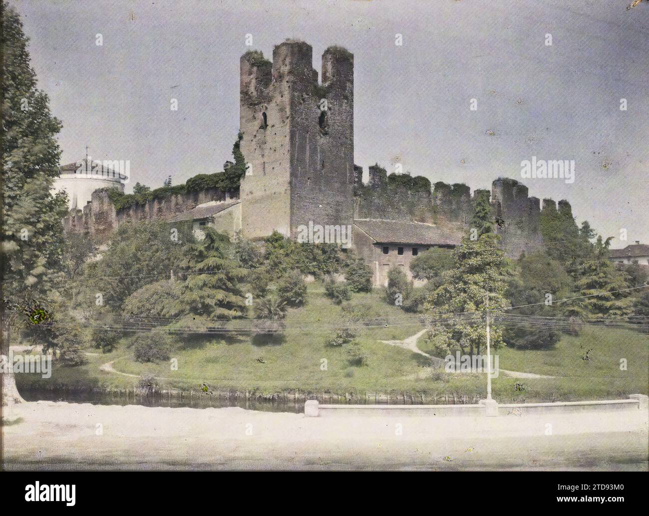 Castelfranco, Italy The old medieval castle, Habitat, Architecture ...