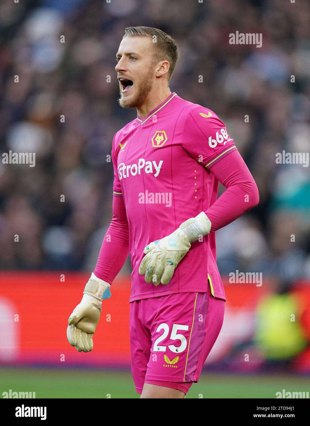 Wolverhampton Wanderers goalkeeper Daniel Bentley during the Premier ...