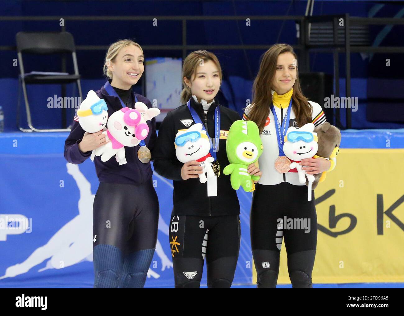 Seoul, South Korea. 17th Dec, 2023. Gold medalist Kim Gilli (C) of ...