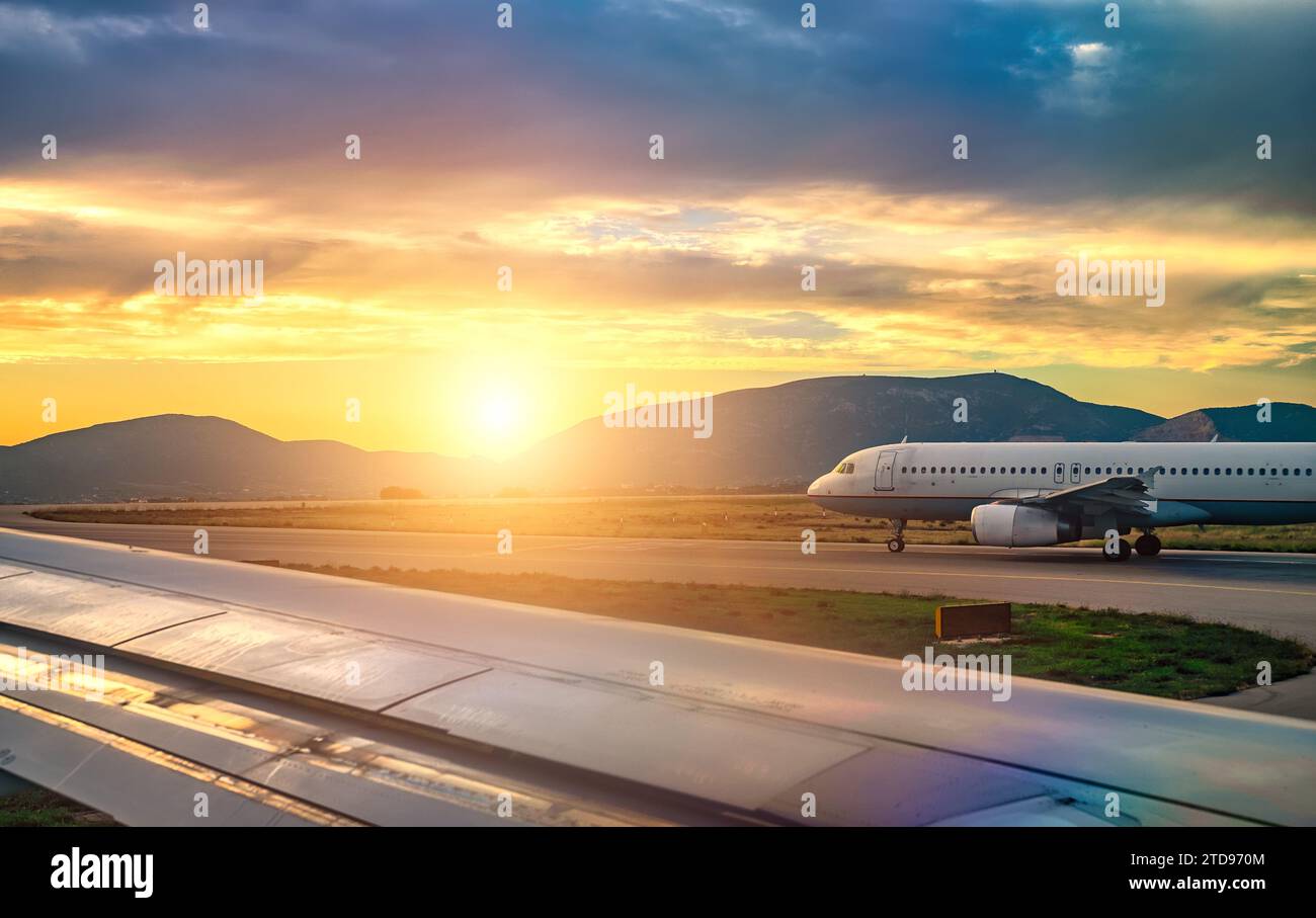 Airplane take off athens hi-res stock photography and images - Alamy