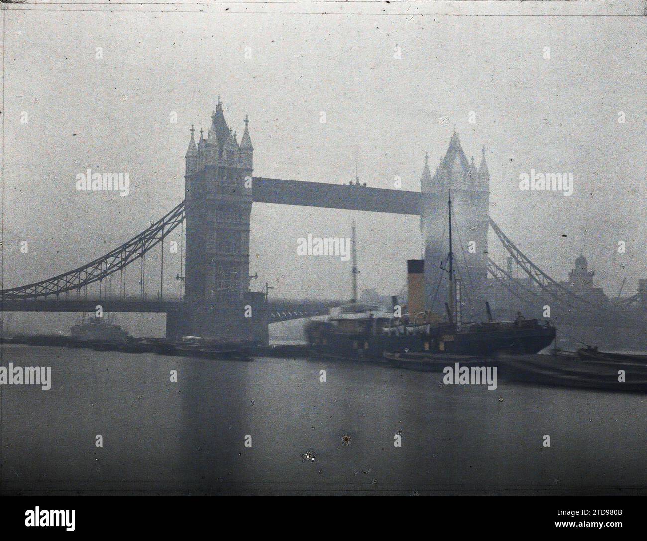London, England General view of Tower Bridge, Habitat, Architecture ...